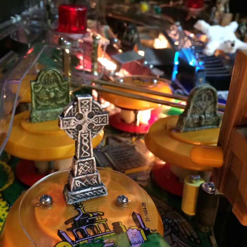 Addams Family Cemetery Gravestones - Pinballpro.com